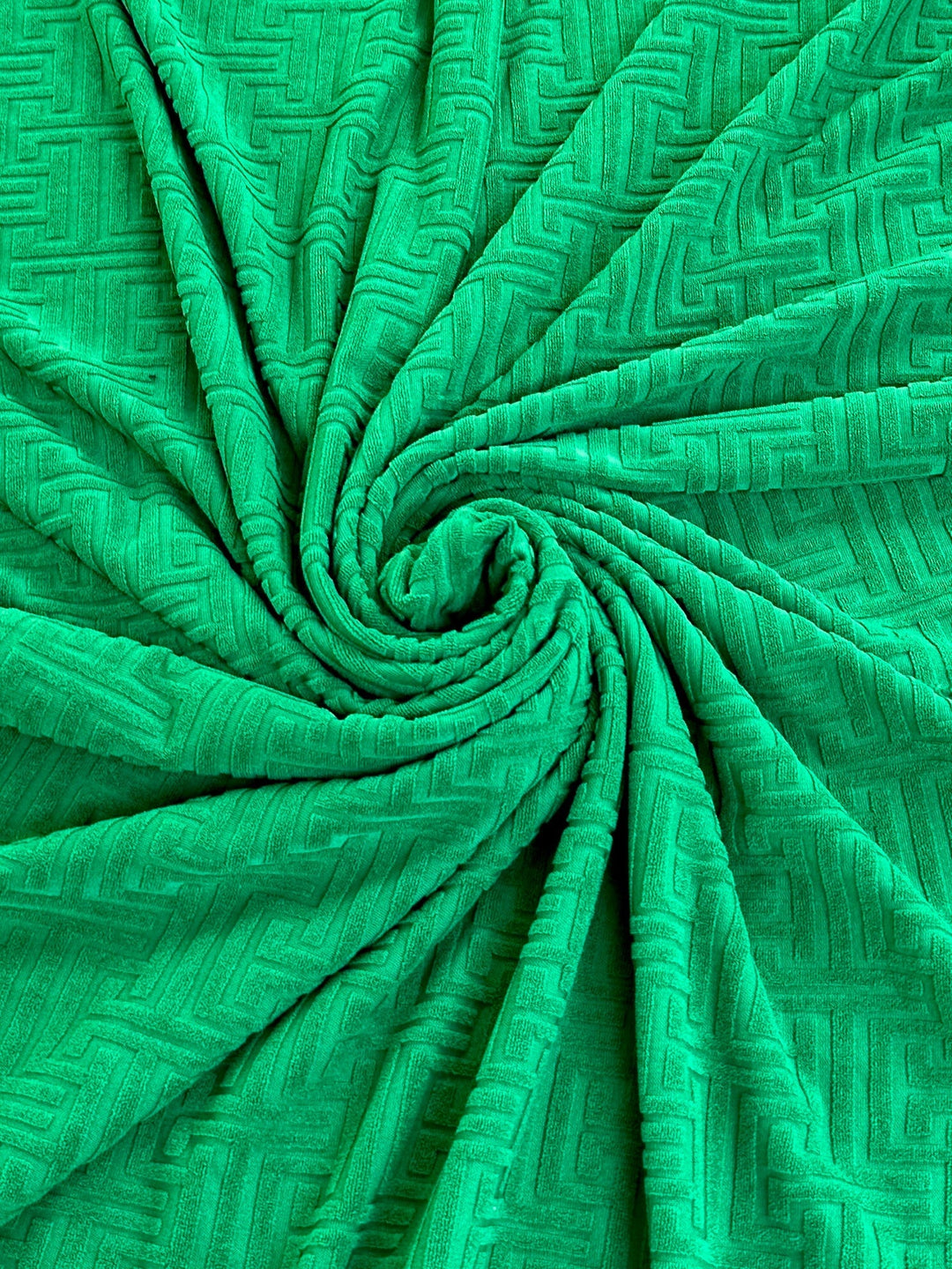 Kelly Green Textured Geometric Pattern Jersey Knit – KikiTextiles