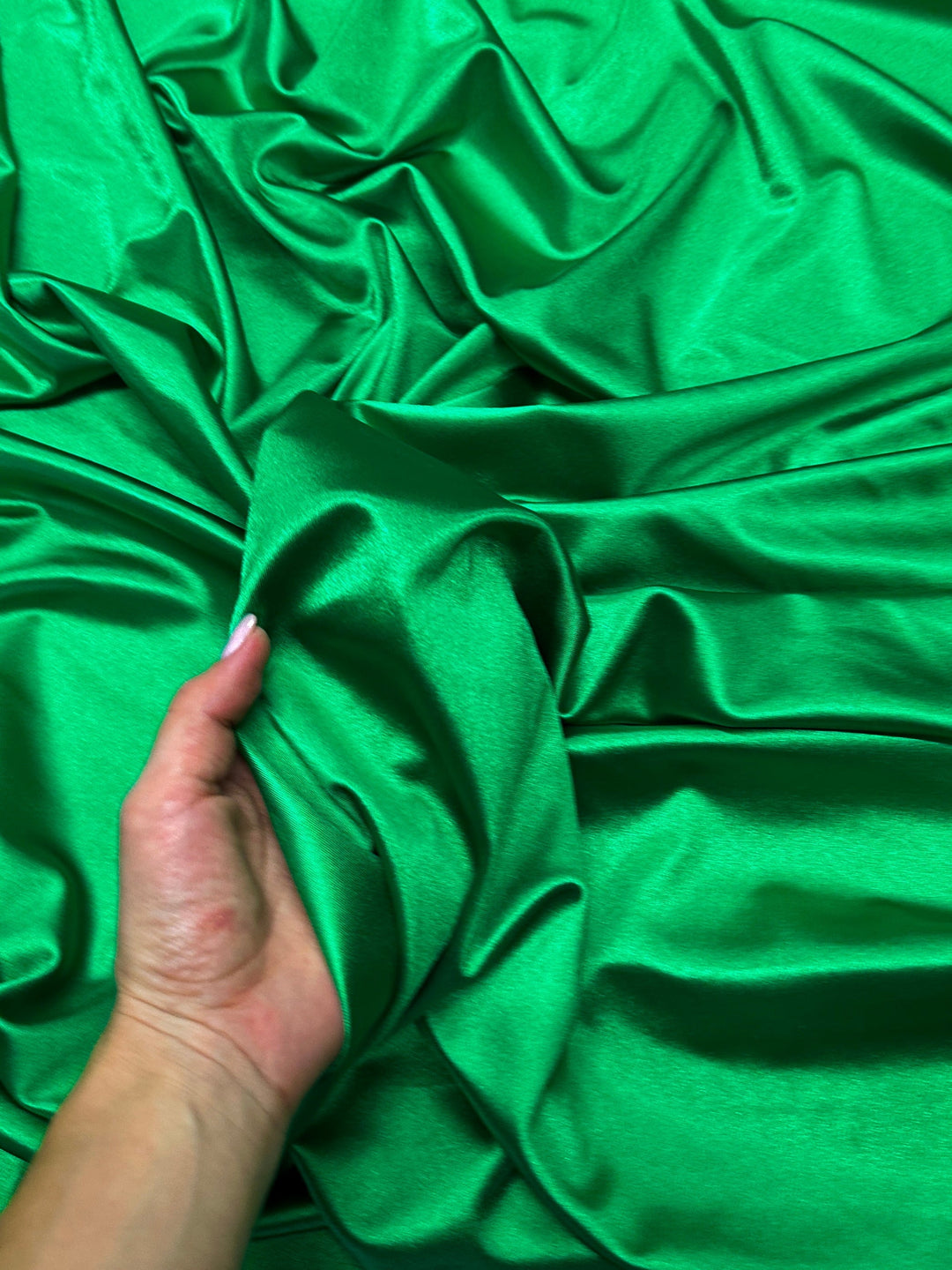 Kelly Green Shiny Nylon Spandex – KikiTextiles