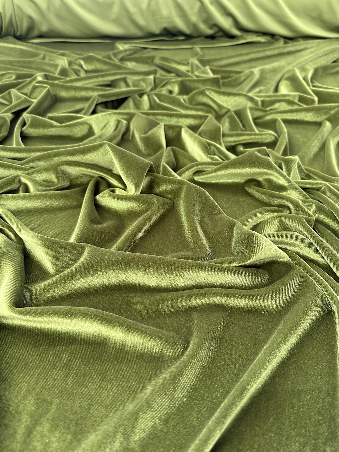 Olive Stretch Velvet – KikiTextiles
